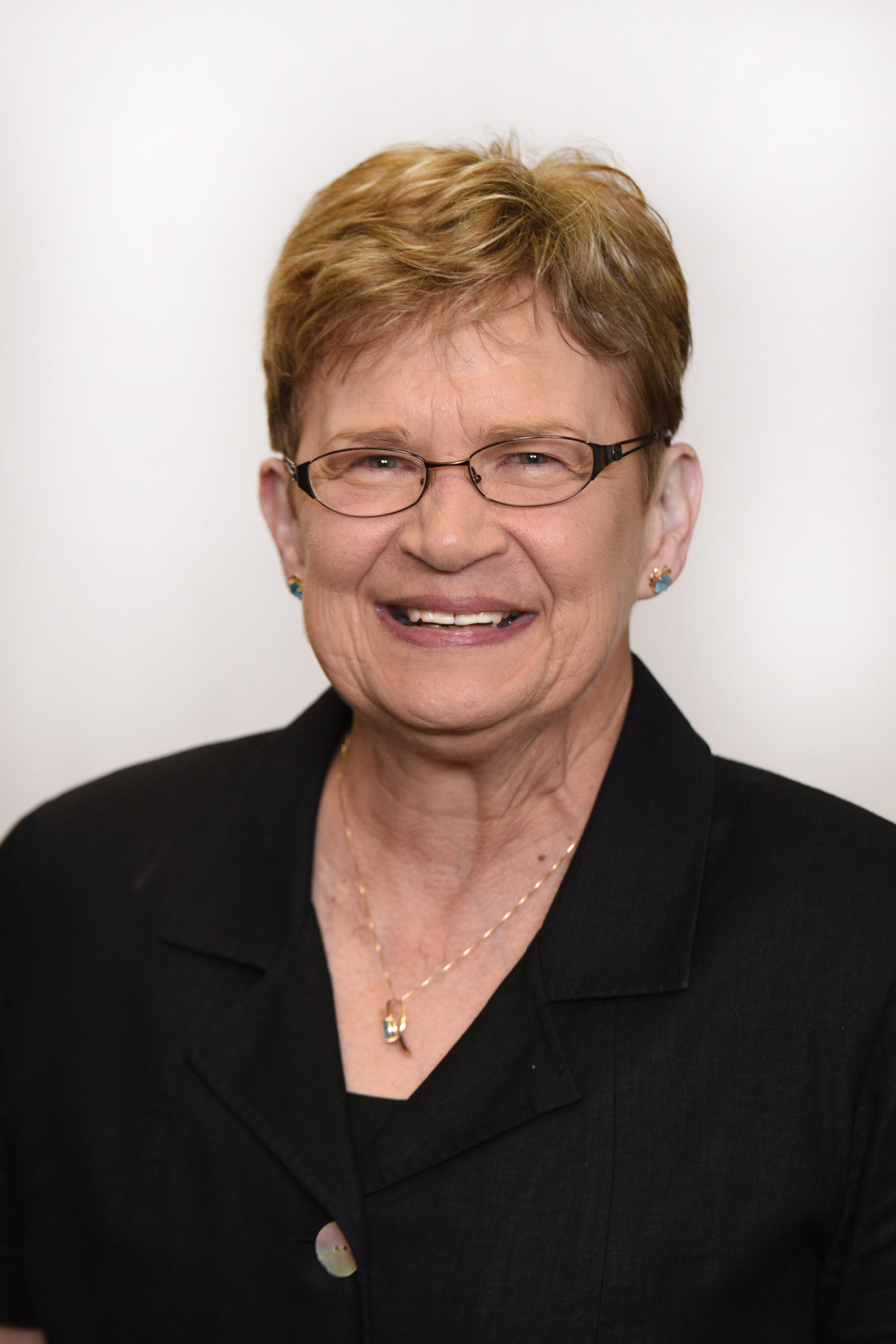 Lisa Nolan's Instagram, Twitter & Facebook on IDCrawl